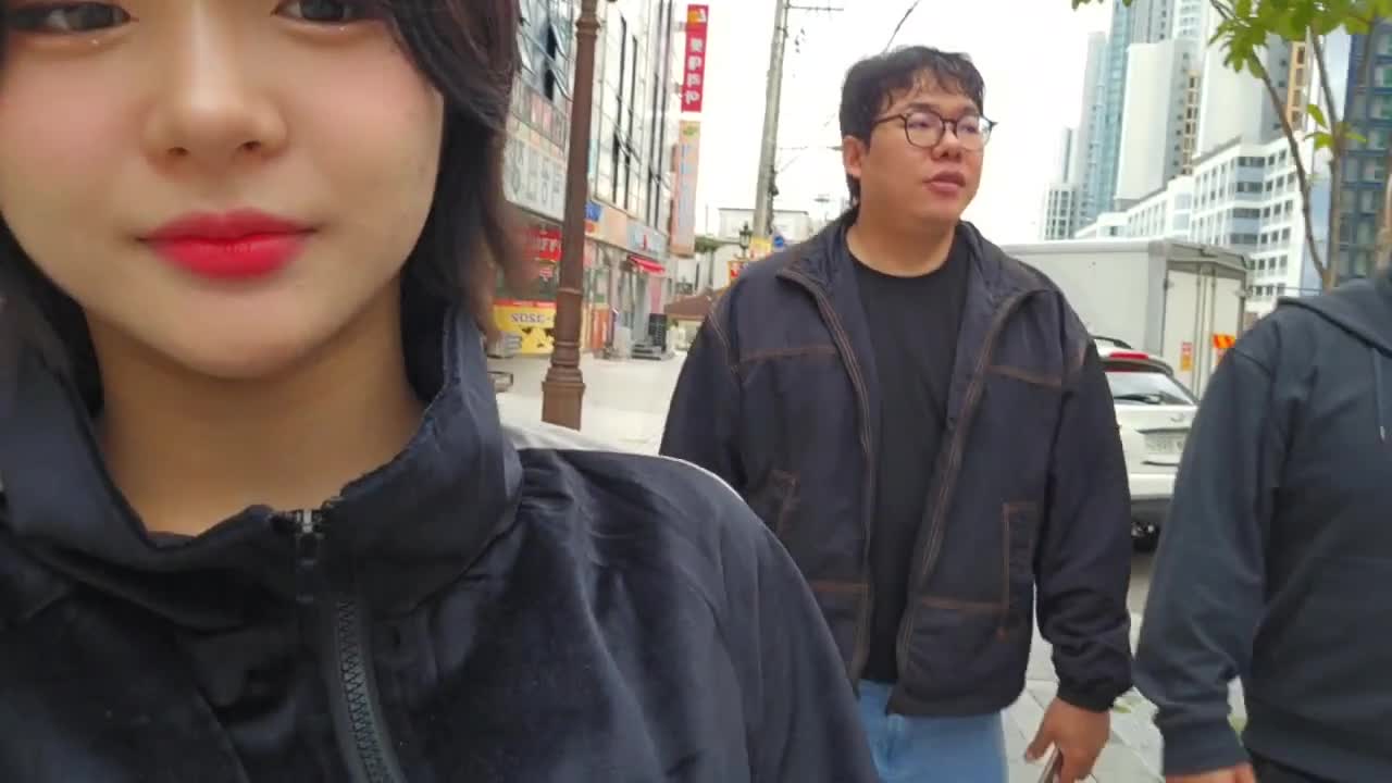 YXL / YB - 옷에 밥풀 붙은 하랑이