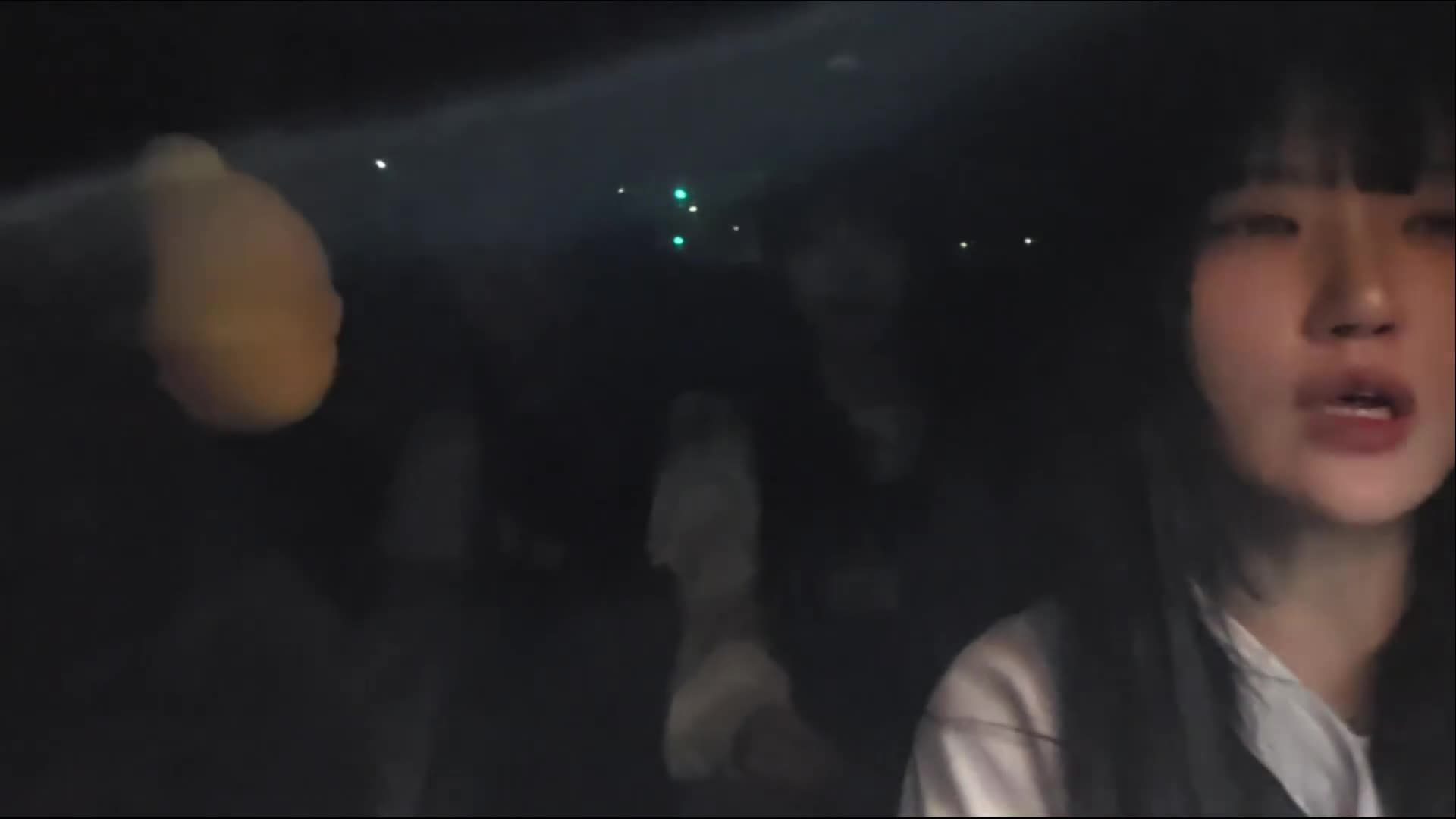 YXL / YB - 태영 : 근데 노언급했어 ? 다뉴 : 아까 많이 볼때 했으면 좋았을텐데.. 태영 : 메킴오빠가 누구 때문에 ...